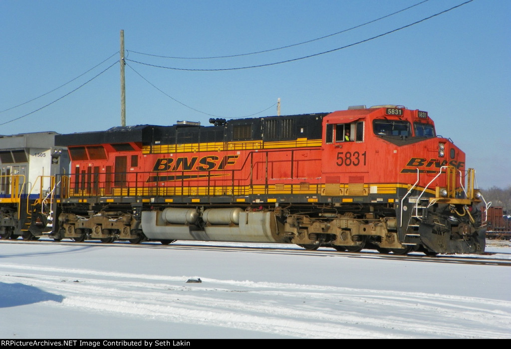 BNSF 5831